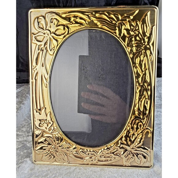 Unbranded | Accents | Vintage Gold Floral Embossed Oval Photo Frame 8x6 ...